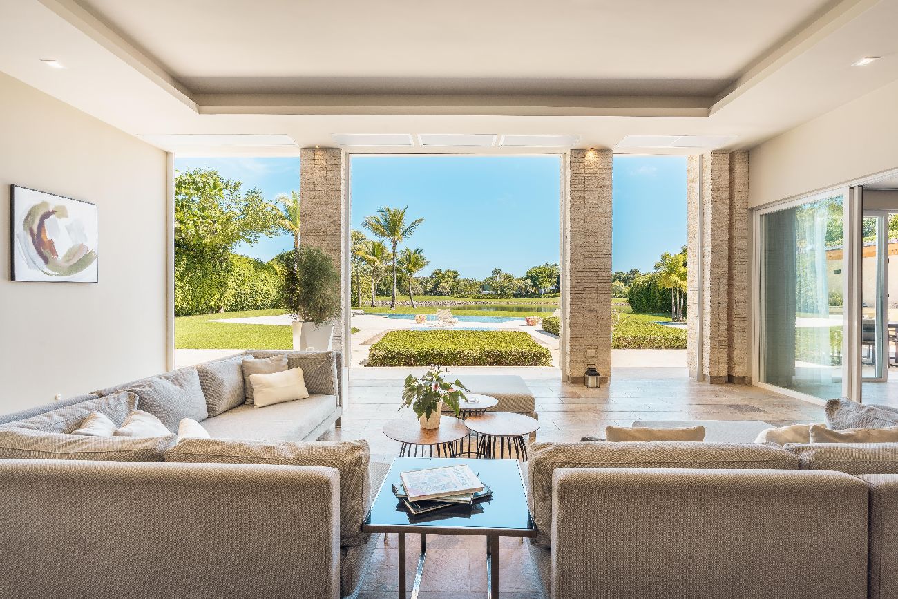 Tropical Spring Break Destinations: 15 Luxe Escapes